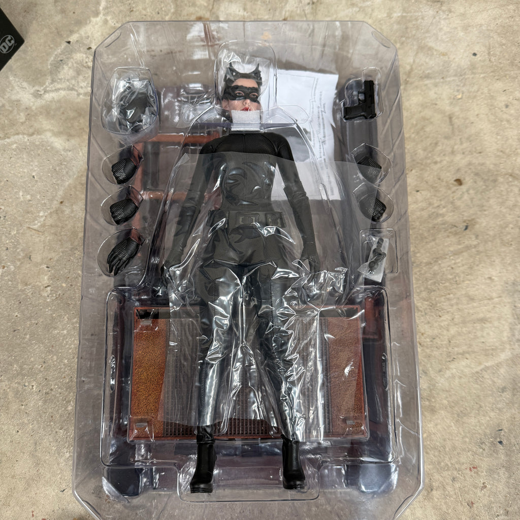 Hot Toys The Dark Knight Trilogy Catwoman MMS627 1/6 Scale Figure – In Demand Toys